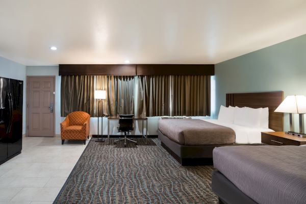 Rooms & Kitchenettes Suites Fairfield CA - Quality Inn Fairfield Napa ...